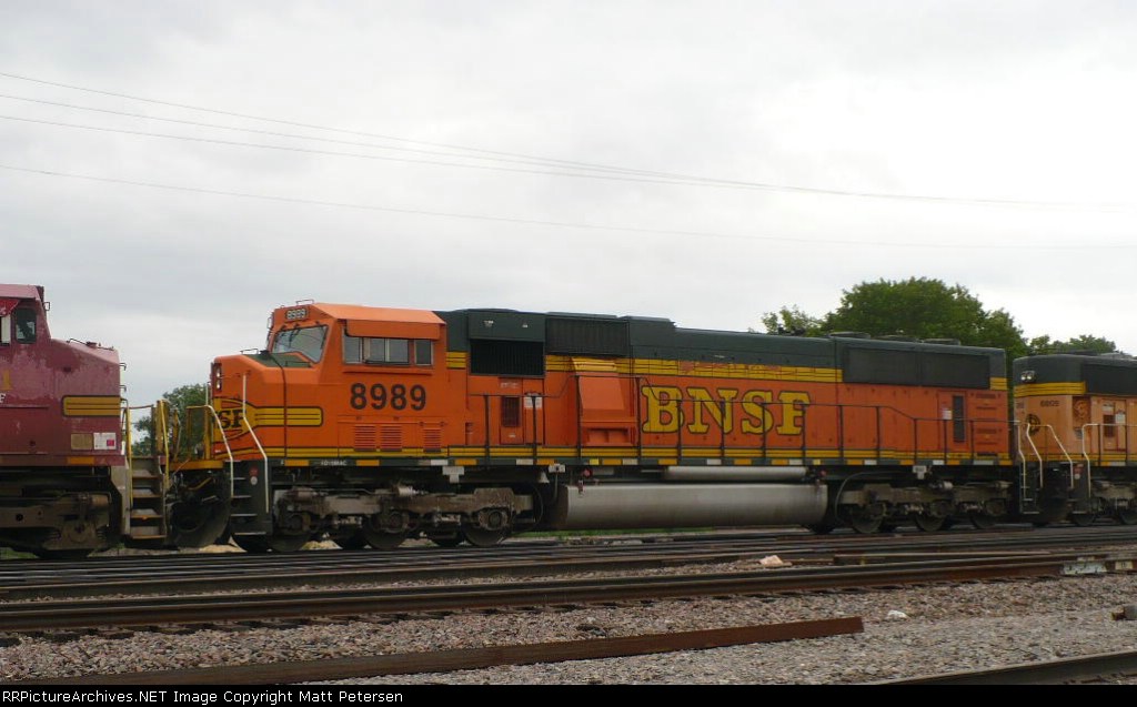 BNSF 8989